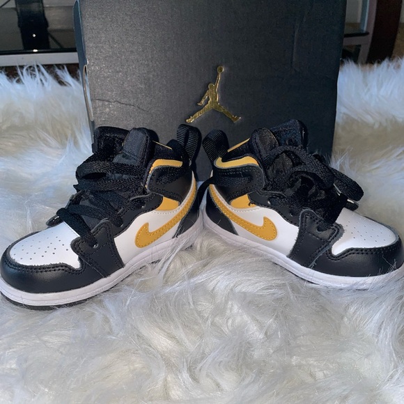 Jordan | Shoes | 22 Air Jordan 1 Mid Td Black University Gold | Poshmark